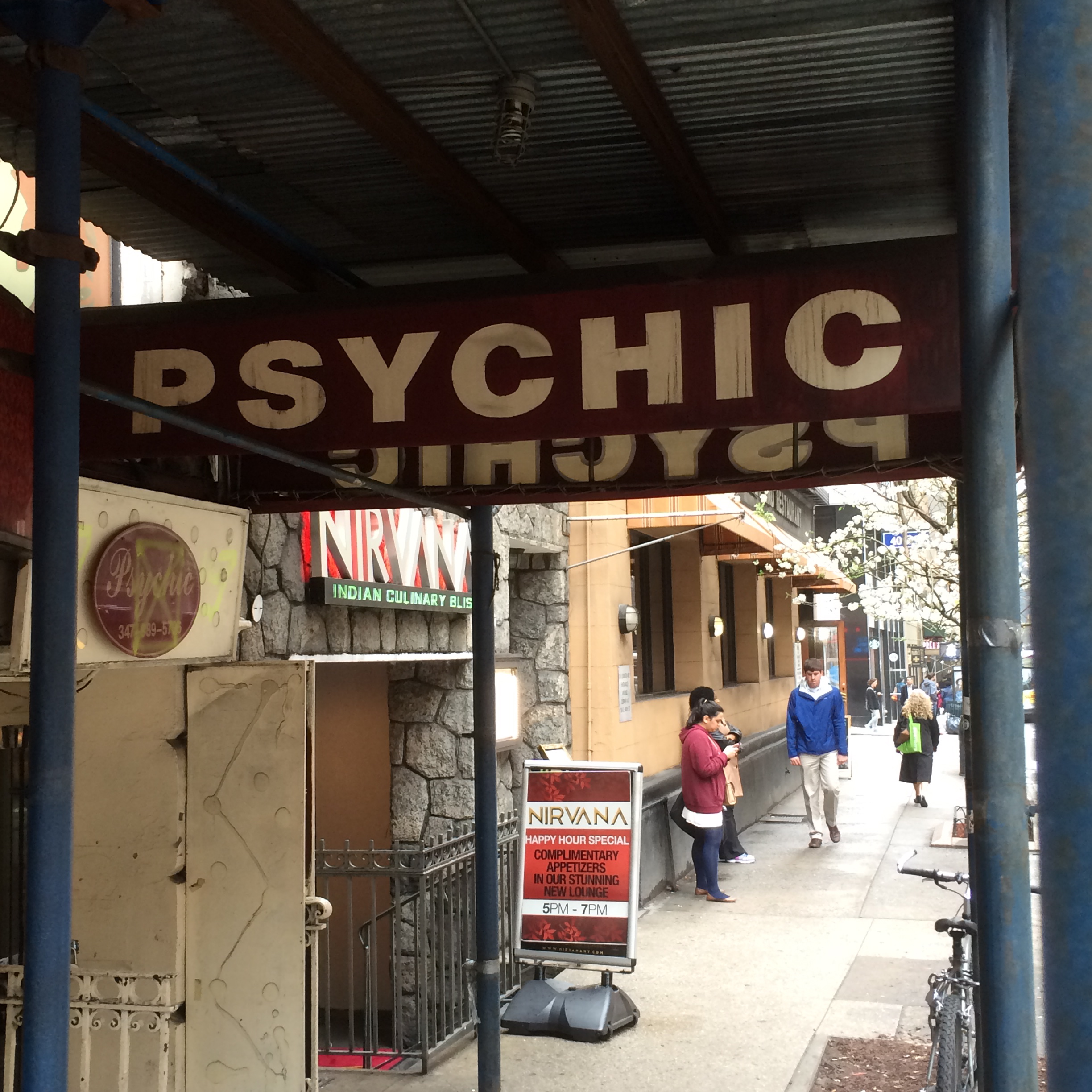 Psychic I | Tarot Readings with Psychic Sarah